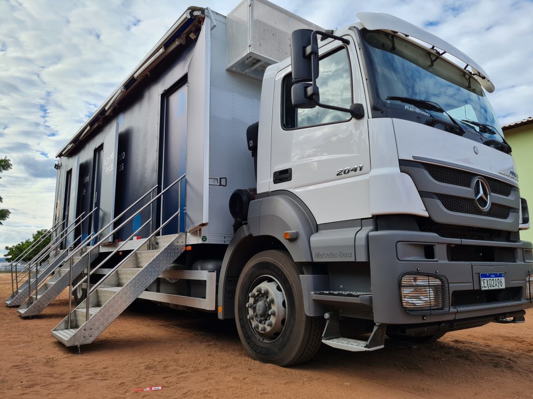 Caminhão Mercedes-Benz vira unidade de saúde | Ecoinforme